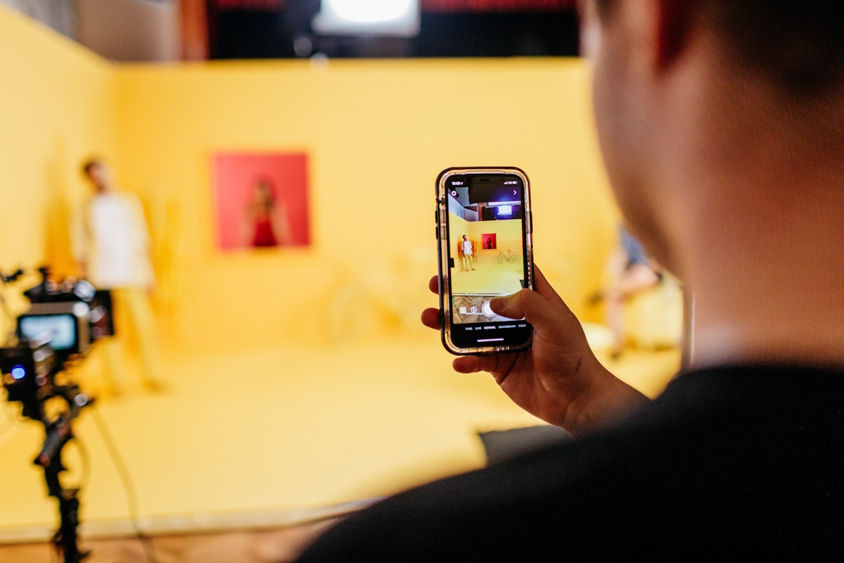 Forget paint it black, let’s paint it yellow! - Chipolo