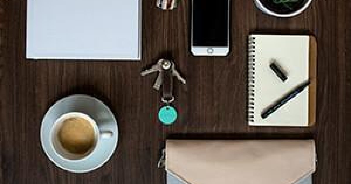 Turn your cluster of keys into a neat smart stack - Chipolo