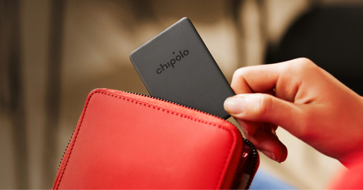 The thinnest Bluetooth wallet finder - Chipolo